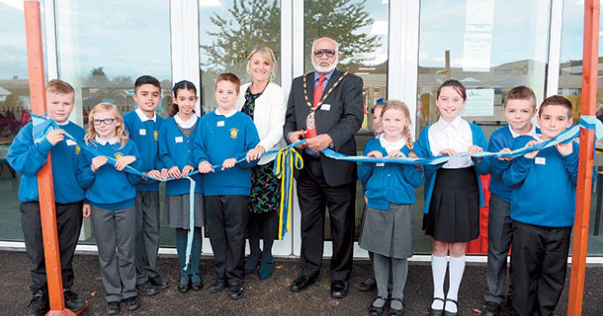 Mayor officially opens new classrooms at Cippenham Primary School ...