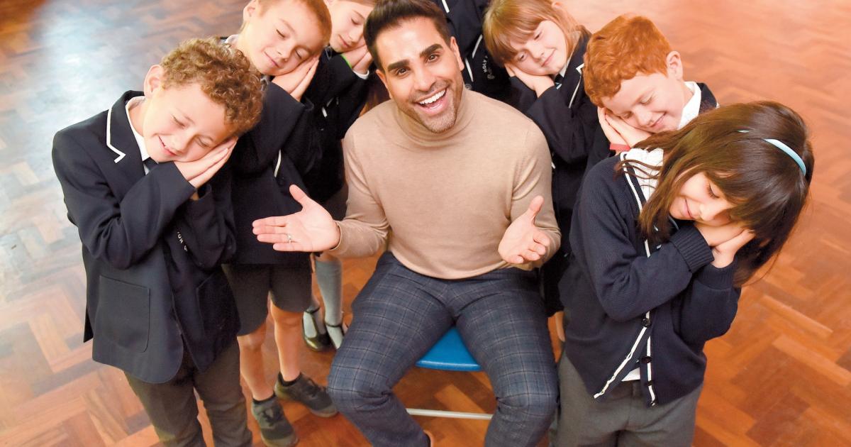 TV doctor visits Cookham school to teach pupils about sleep - Photo 1 ...