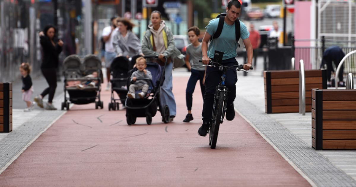 Work completed on dedicated cycle path in King Street - Slough Express