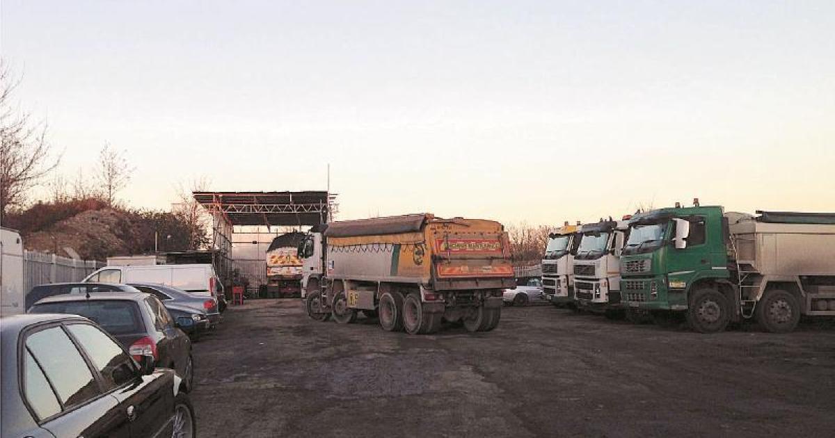 Slough couple fined for running illegal haulage company on green belt ...