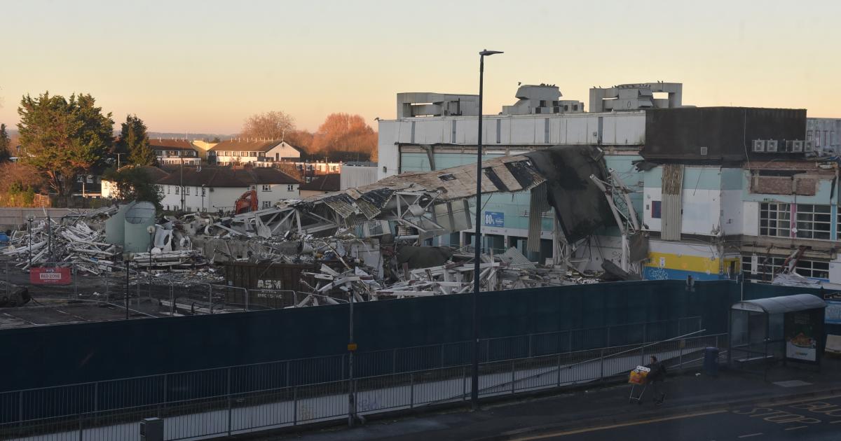 IN PICTURES: Demolition of Magnet Leisure Centre commences - Photo 1 of ...