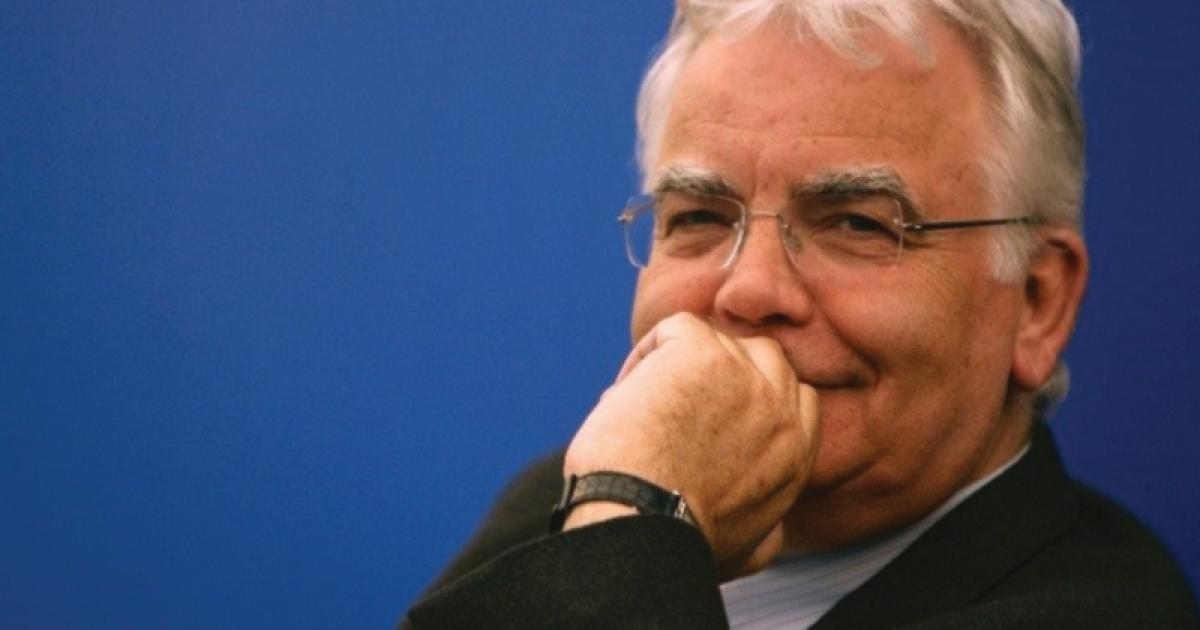 Theatre Royal Windsor leads tributes following death of Bill Kenwright ...