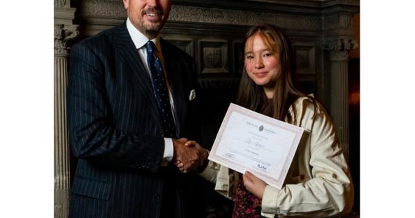 A-level student's essay leads to Oxford University invitation - Photo 1 ...