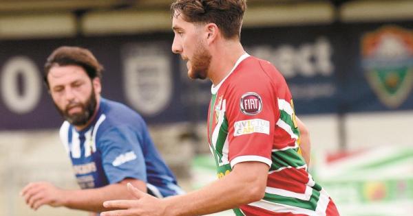 Royalists surrender two-goal advantage as Moles dig deep to earn draw ...