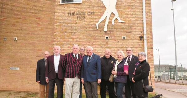 Maidenhead Rugby Club celebrates its 100th year with iconic sculpture ...