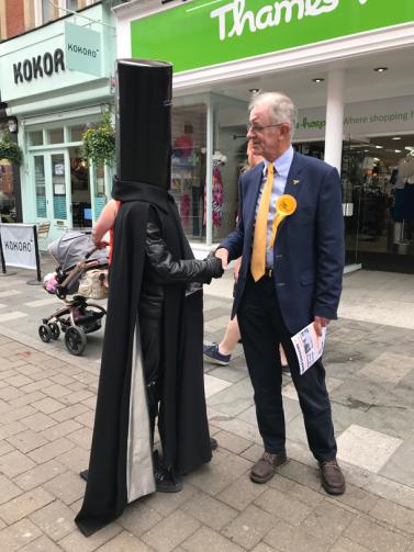 PICTURES: Lord Buckethead campaigns for election in Maidenhead - Photo ...