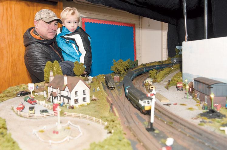 In pictures: Model railway exhibition at Cox Green Community Centre ...