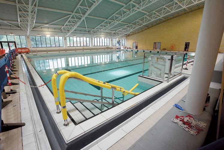 Guests get first look at Braywick Leisure Centre's 25-metre length pool ...