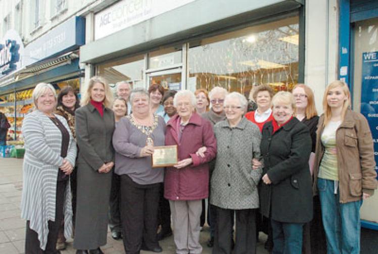 Volunteers clock up the years at Slough charity shop - Slough Express