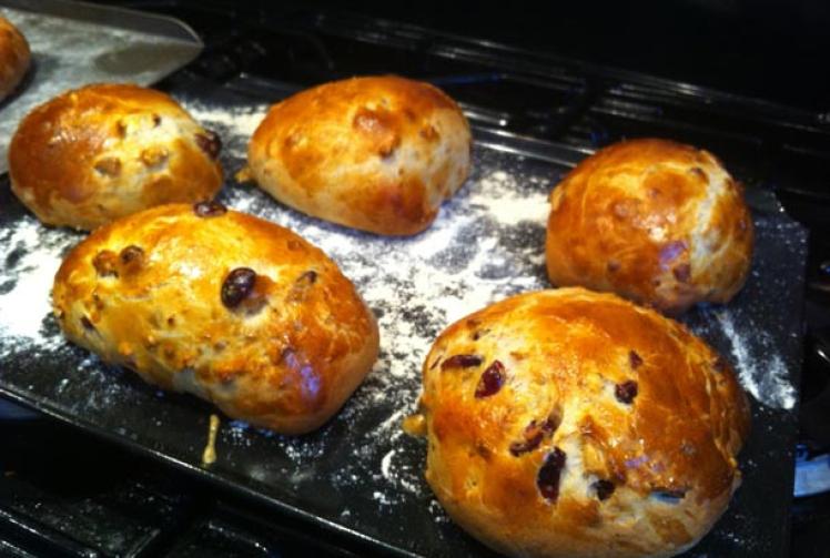 Christmas spiced tea buns - Slough Express