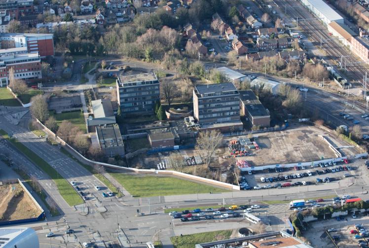 Council shown £600m plan to transform Thames Valley University site ...
