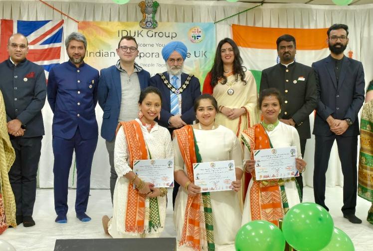 Indian Republic Day brings 'pride and unity' to Slough Hindu Mandir ...