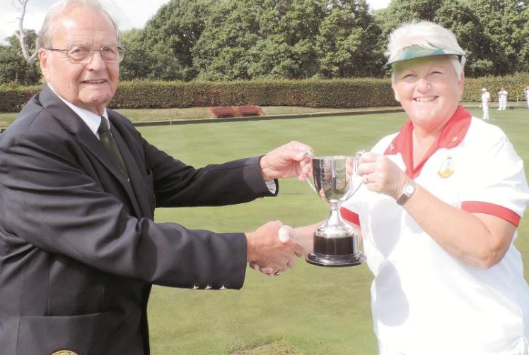 Pam Simms and Alan Jones win Windsor Great Park Bowls Club championship ...