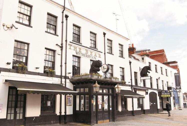 Maidenhead Wetherspoons The Bear to reopen outdoors from April 12 ...